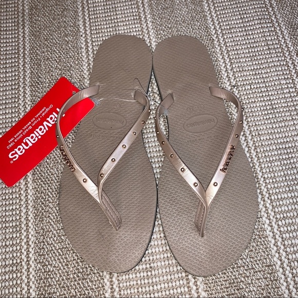 Havaianas | Shoes | New Havaianas Rose Gold Flip Flops | Poshmark